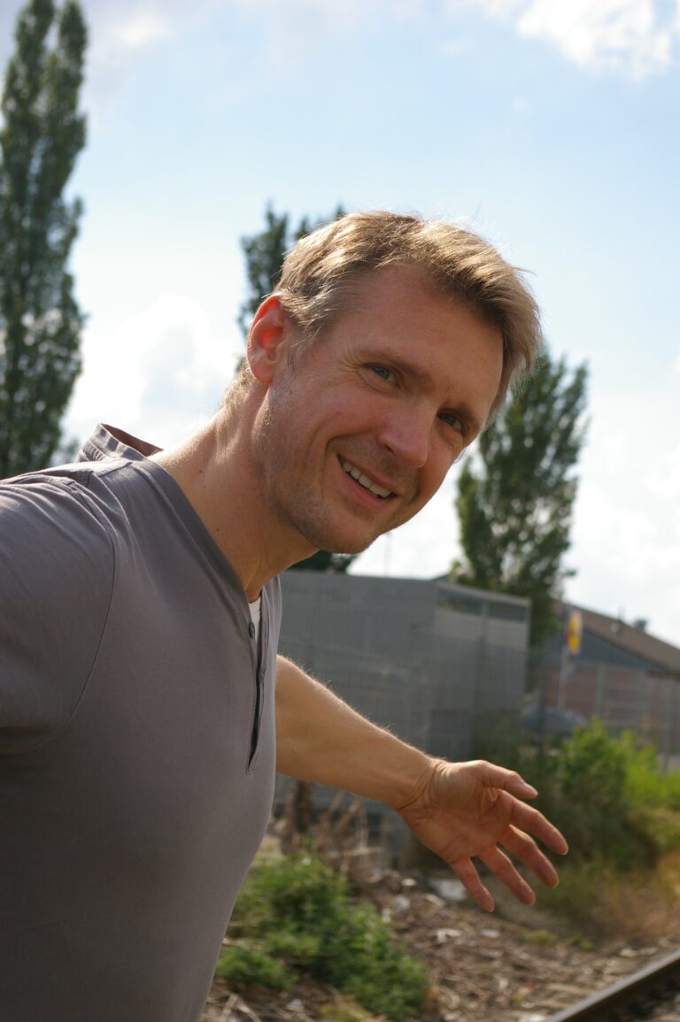 Interview with Stefan Piasecki, former screenwriter (1993-1995) at Blue ...